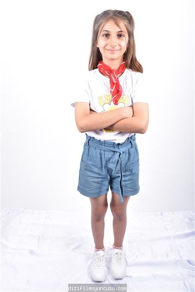 Manisa Dizi Film Sinema Oyuncu Adayımız Berrin 14 Yaşında 144cm Boyunda ...