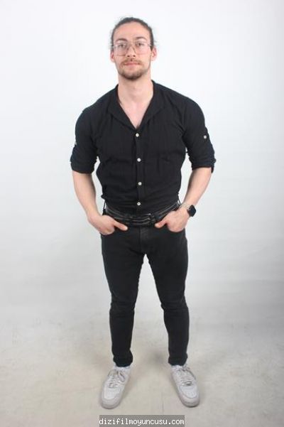 Sakarya Dizi Film Sinema Oyuncu Adayımız Emre 21 Yaşında 180cm Boyunda ...