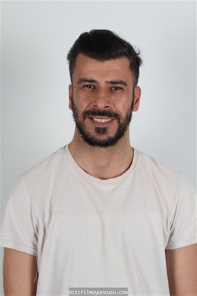 Kocaeli Dizi Film Oyuncusu Sercan 34 Yaşında 172cm Boyunda 65 Kilo ...